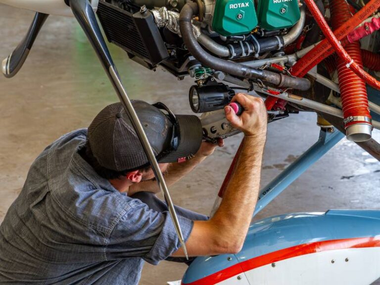 Dallas Aircraft Mechanic School | Become an A&P in 12 Months