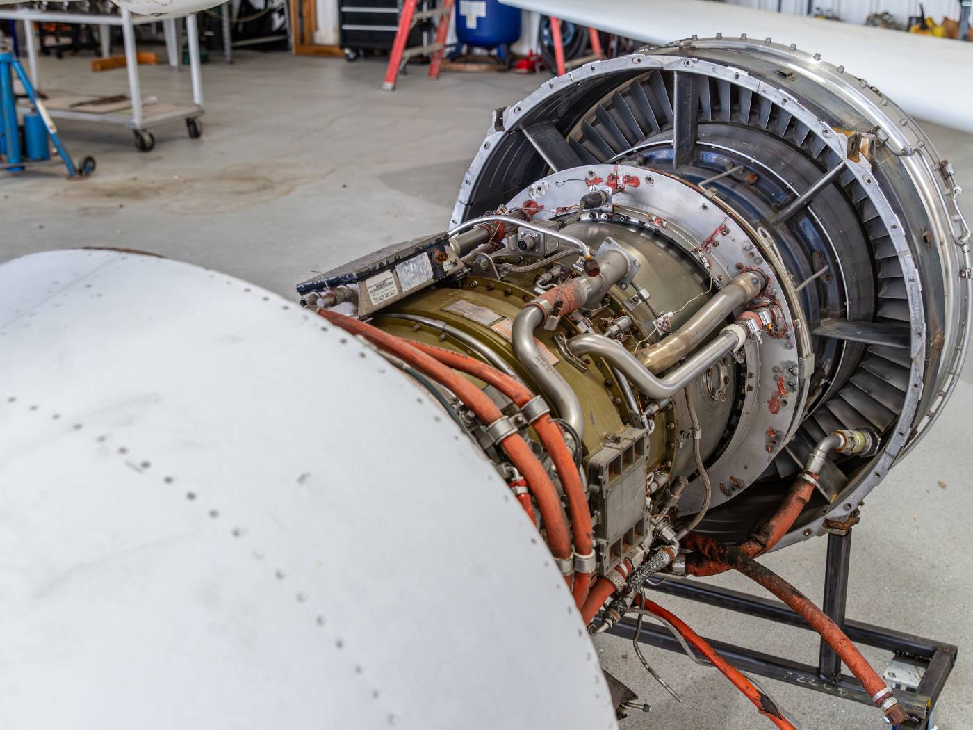 Should You Take Night Classes to Become an Aircraft Mechanic? – Thrust Institute of Maintenance